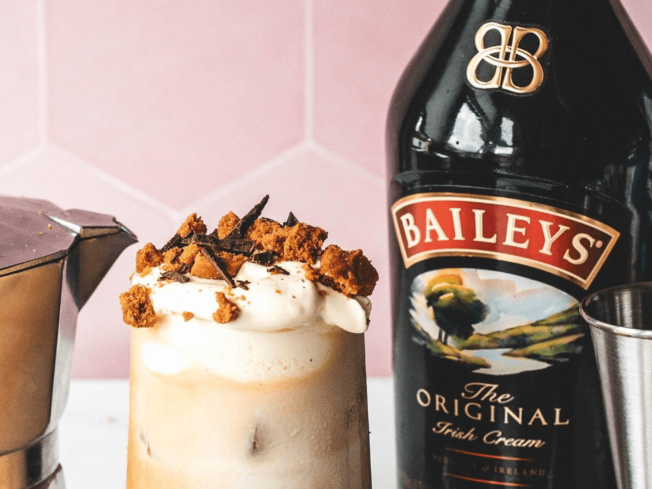Baileys Irish Cream: The Perfect Mix of Whiskey & Cream